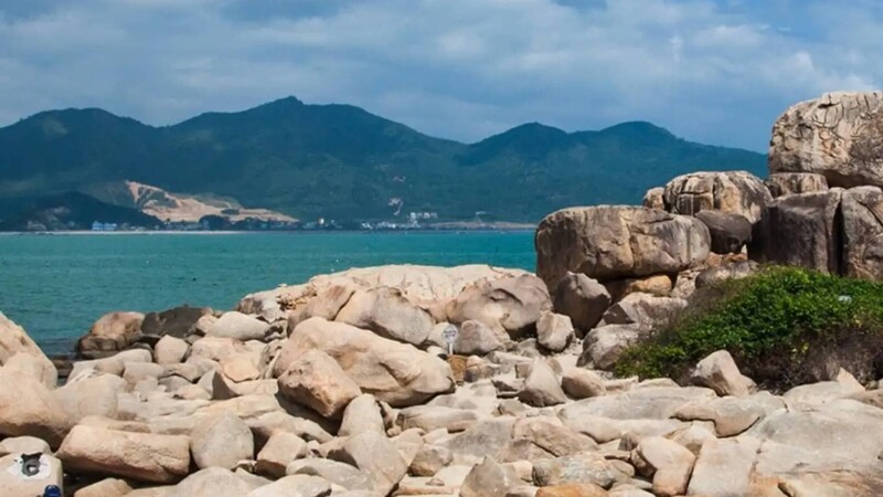 Khám phá Hòn Chồng Nha Trang
